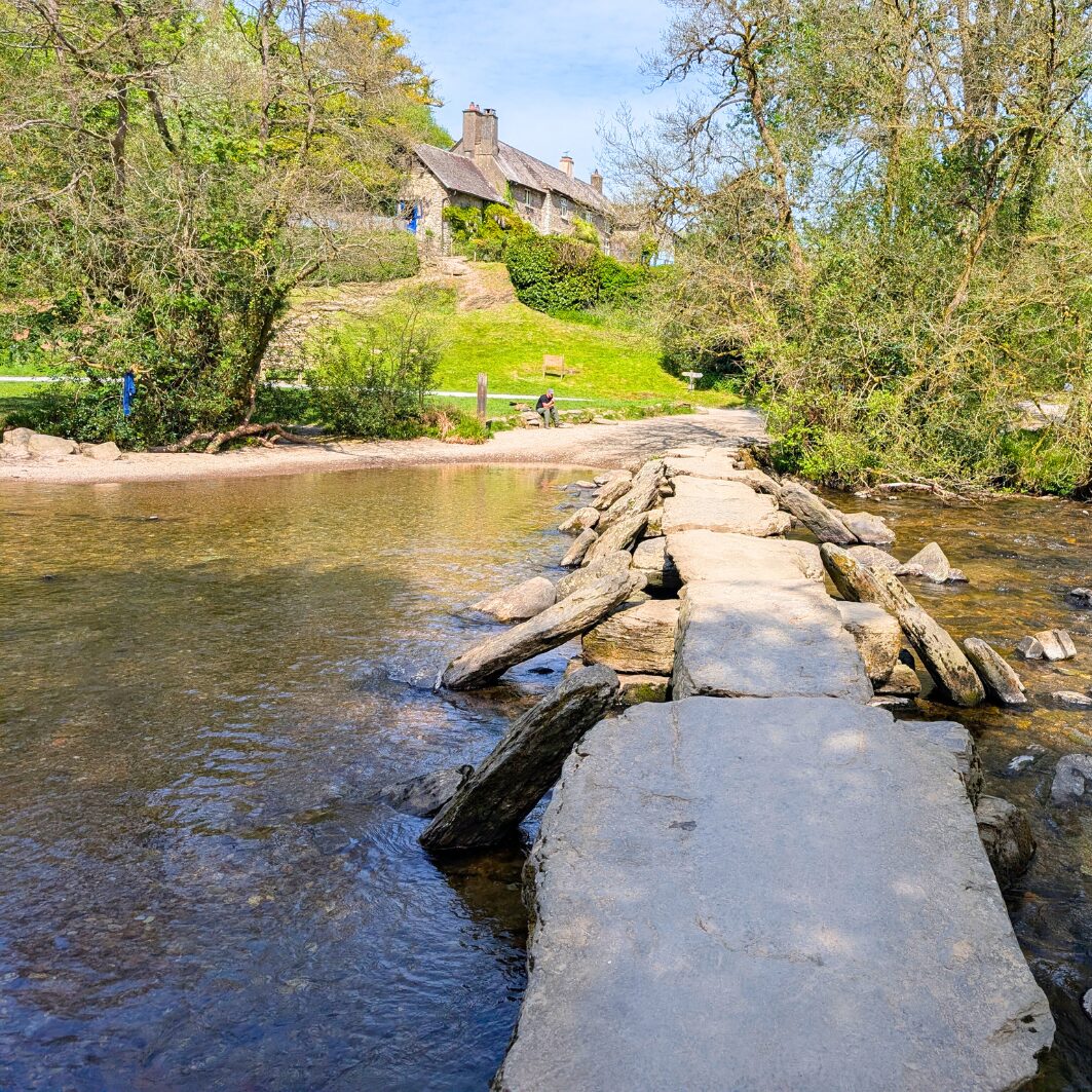 THIS is the OLDEST bridge in the UK (it's in Somerset!)